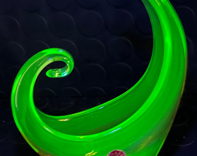 Murano Glass Uranium Loaded Spike and Curl Vase Original Sticker Wow - Etsy