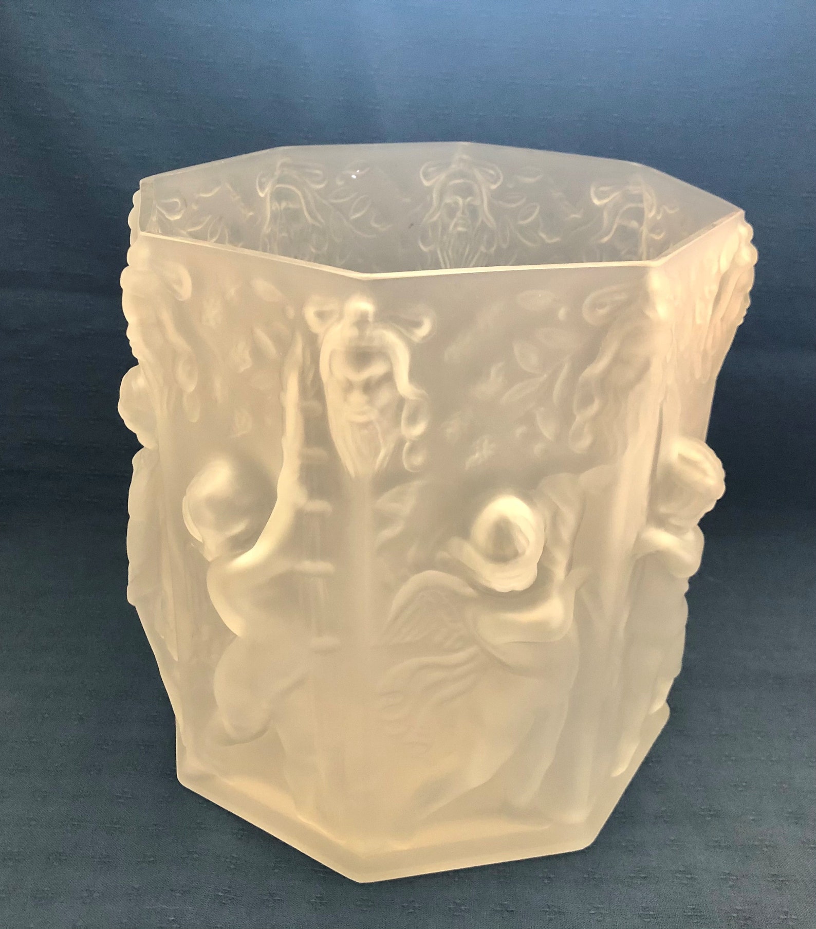 Antique Large Frosted Molded Glass Cherubs Angels Vase - Etsy Nederland
