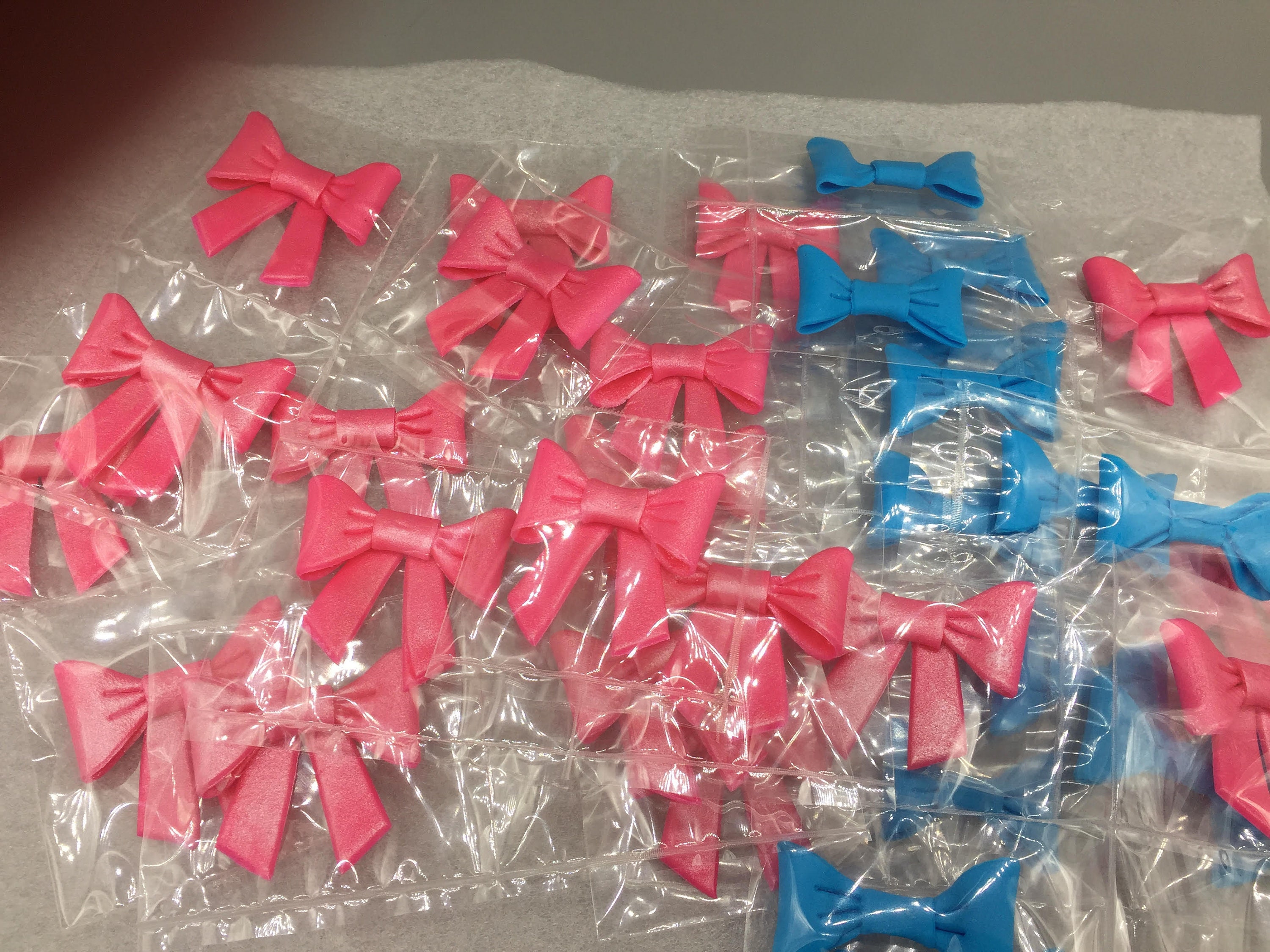 Fondantsugar Edible Bows for Cakes and Cupcakes 3 | Etsy