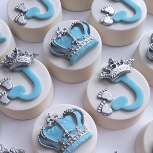 Royal Crown With Golden Touchroyal Crown Made Fondant for Cupcakes ...