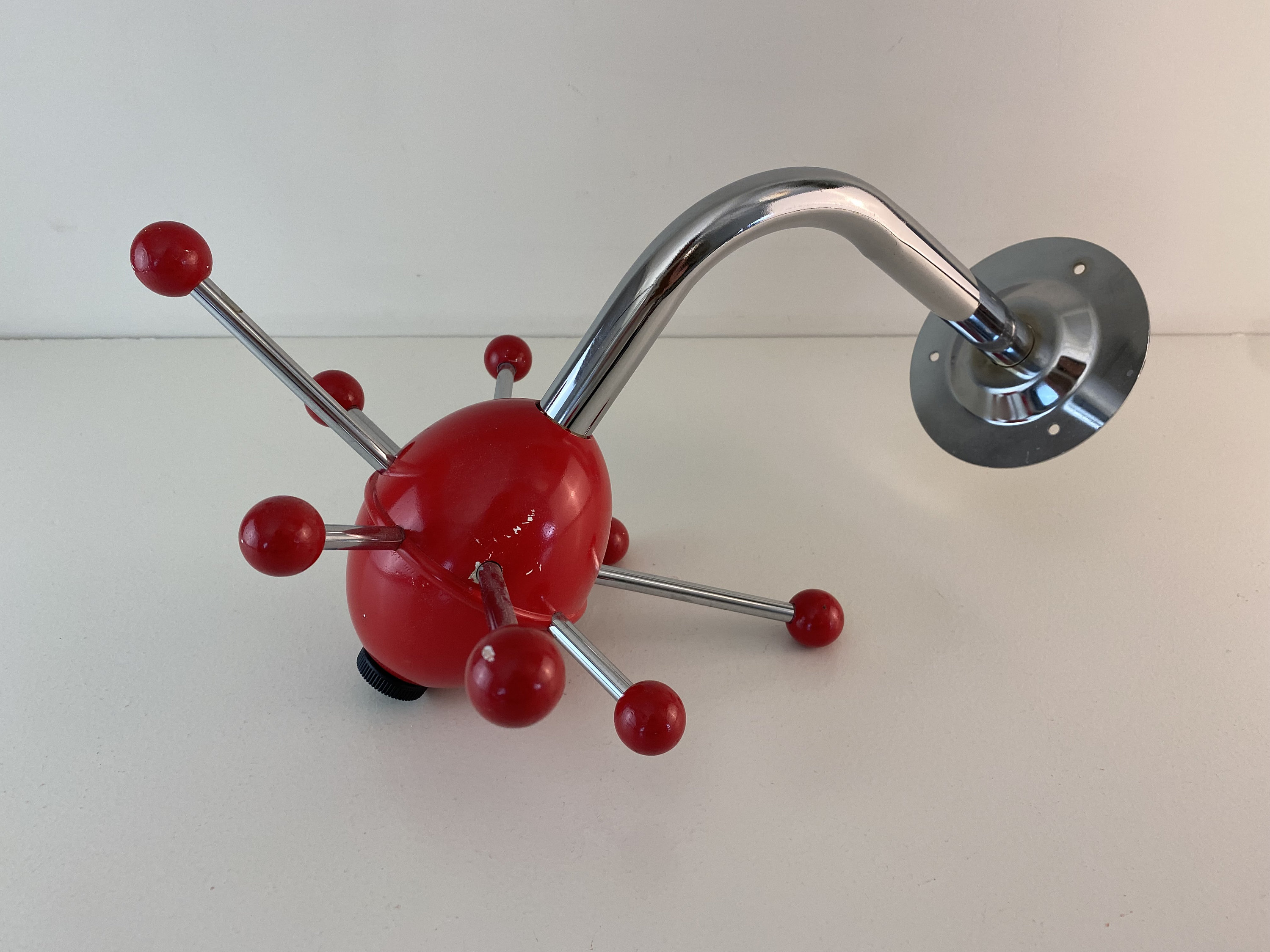 Red sputnik atomic coat rack, coat hanger, Osvaldo Borsani collection ...