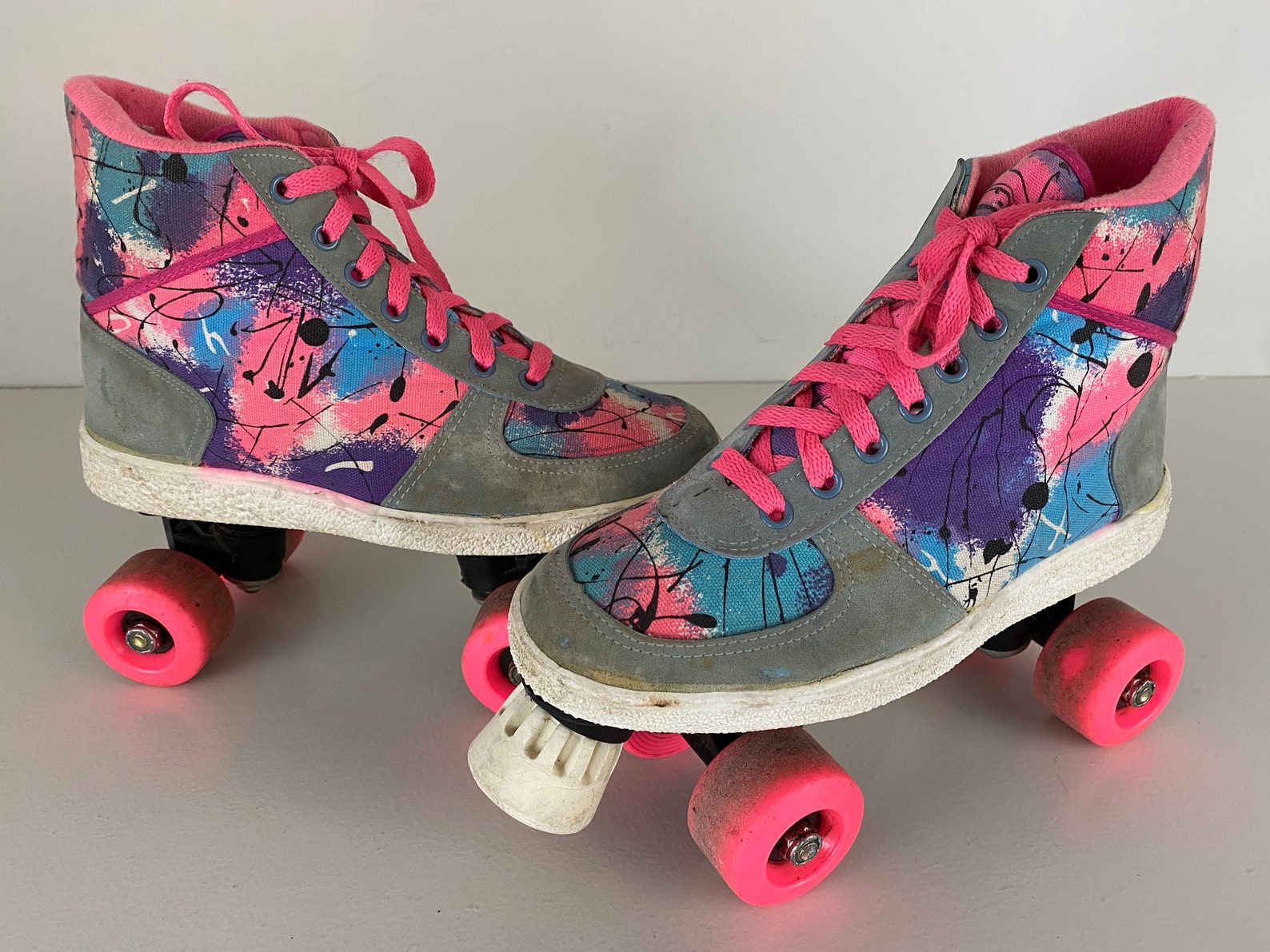 Vintage 80's Retro Roller skates grey neon pink purple | Etsy