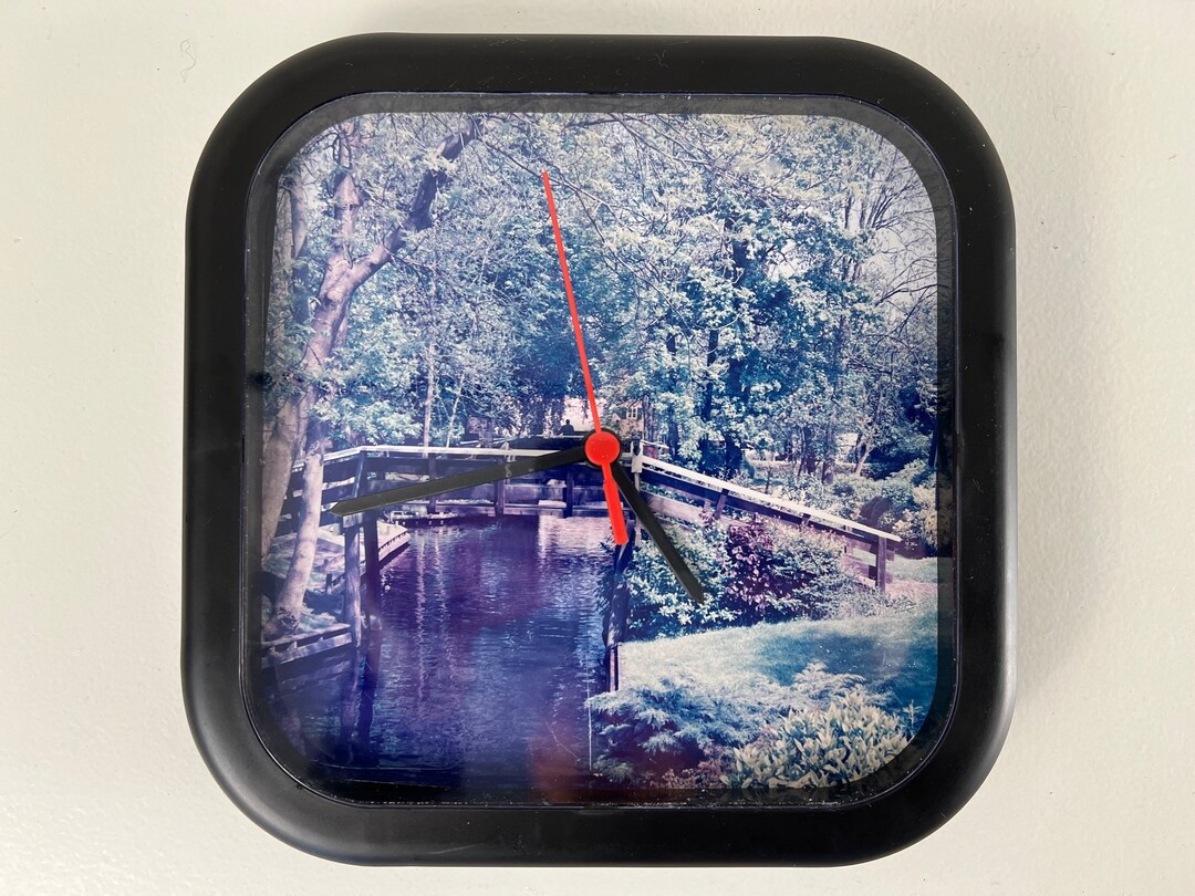 1980's Wall Clock, Vintage Quartz Retro Black Plastic Wall Clock ...