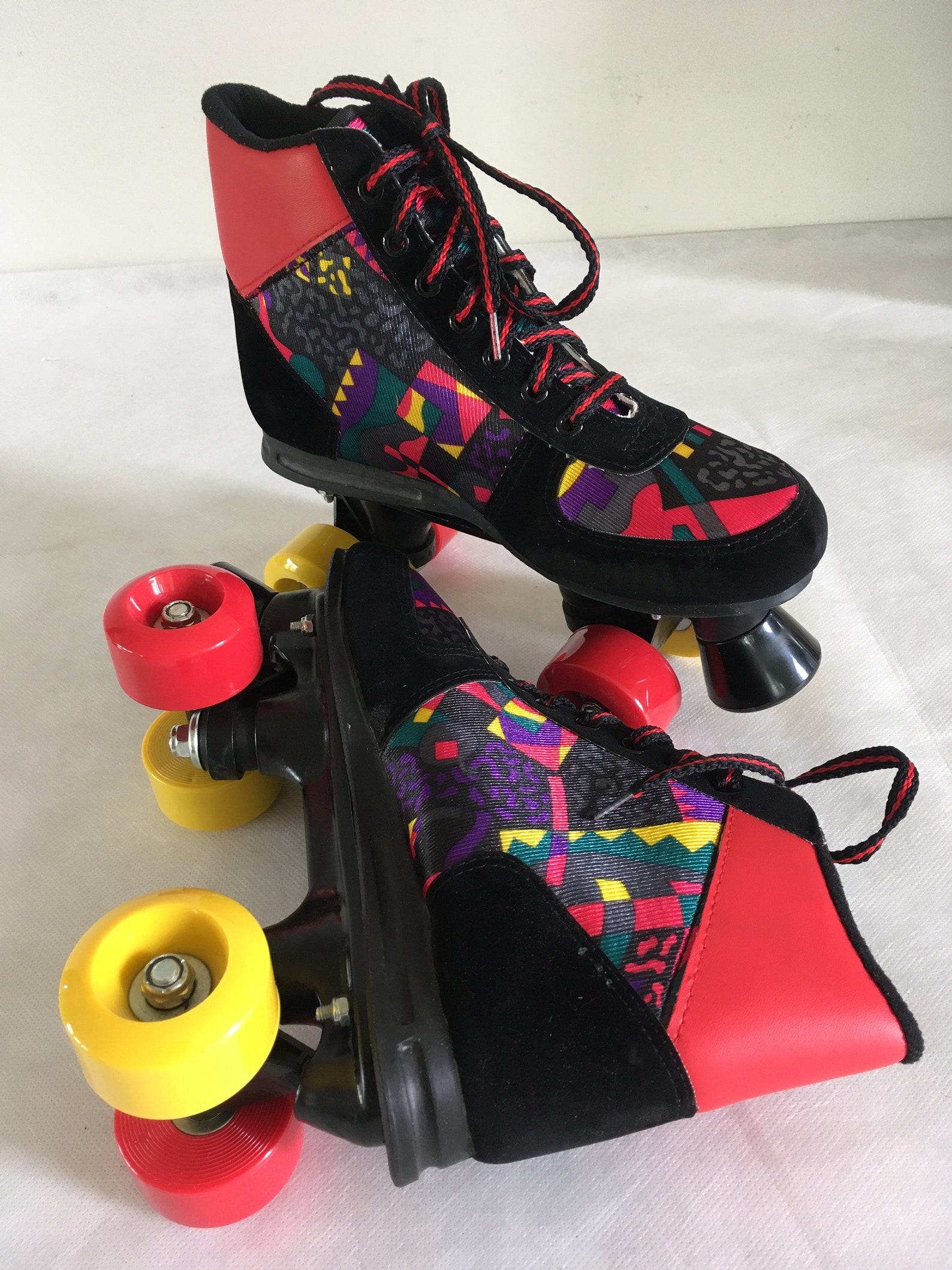 Vintage 80's Retro Roller skates black red and disco | Etsy