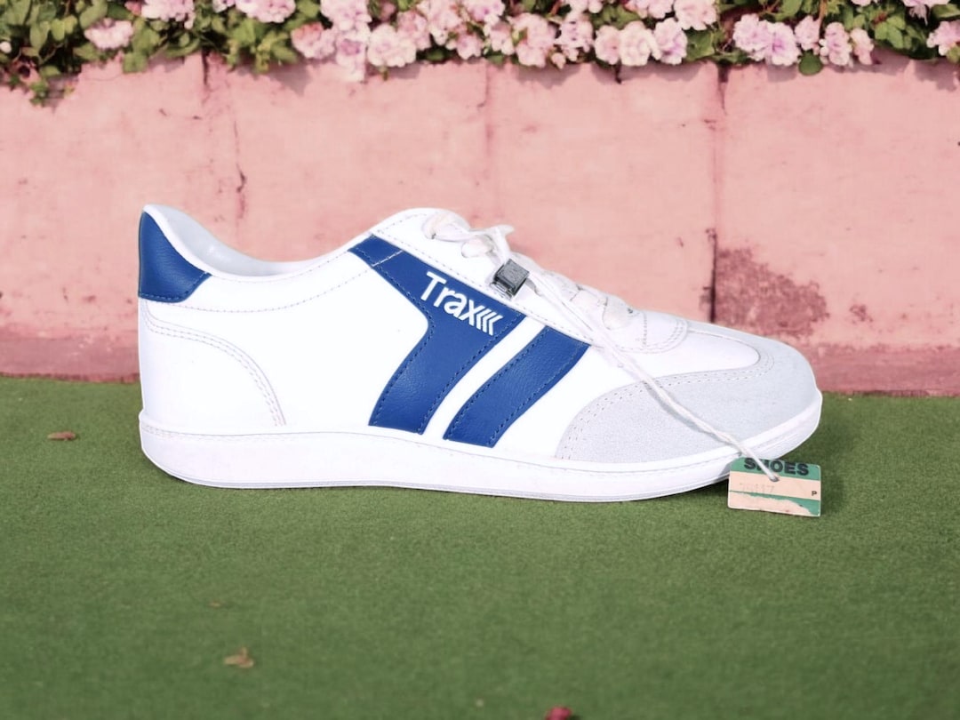 1970s TRAX Vinyl Sneakers, Deadstock White/blue Shoes (M 7.5/W 9) - Etsy