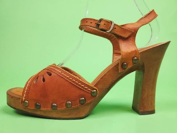 vintage 1970s wooden platform - Gem