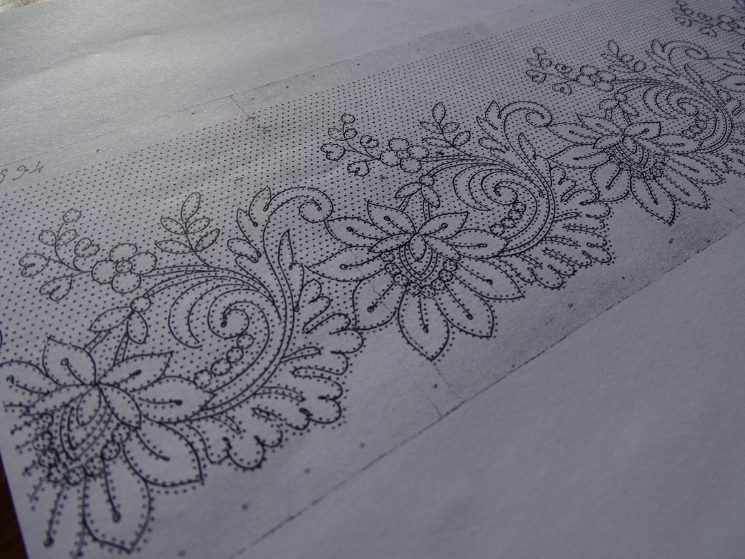 Bayeux / Chantilly Lace Box 19th Century RARE! (bobbin Lace) Historical ...