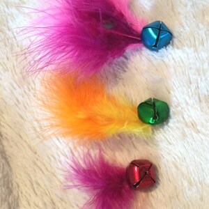 FEATHER BELL Cat Toys!!! Jingle Bell W/feather - Cats Love Them!!! 3 ...