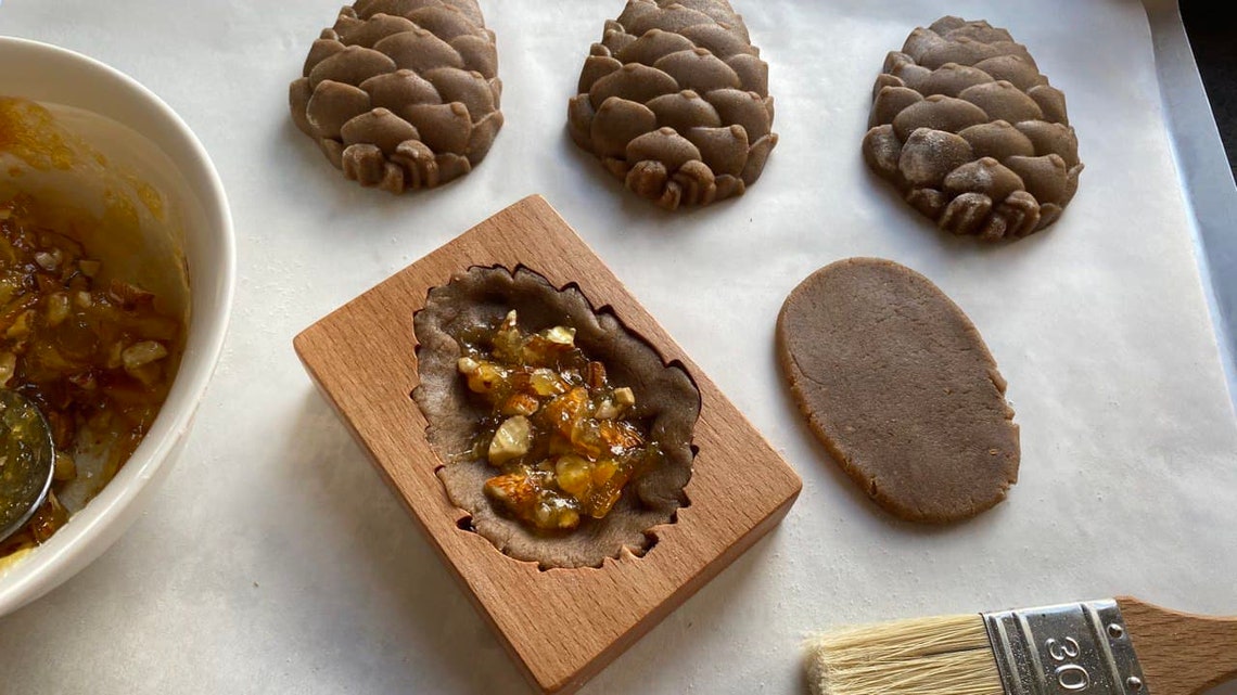 Pine cone cookie stamp Carved wooden pryanik mold | Etsy
