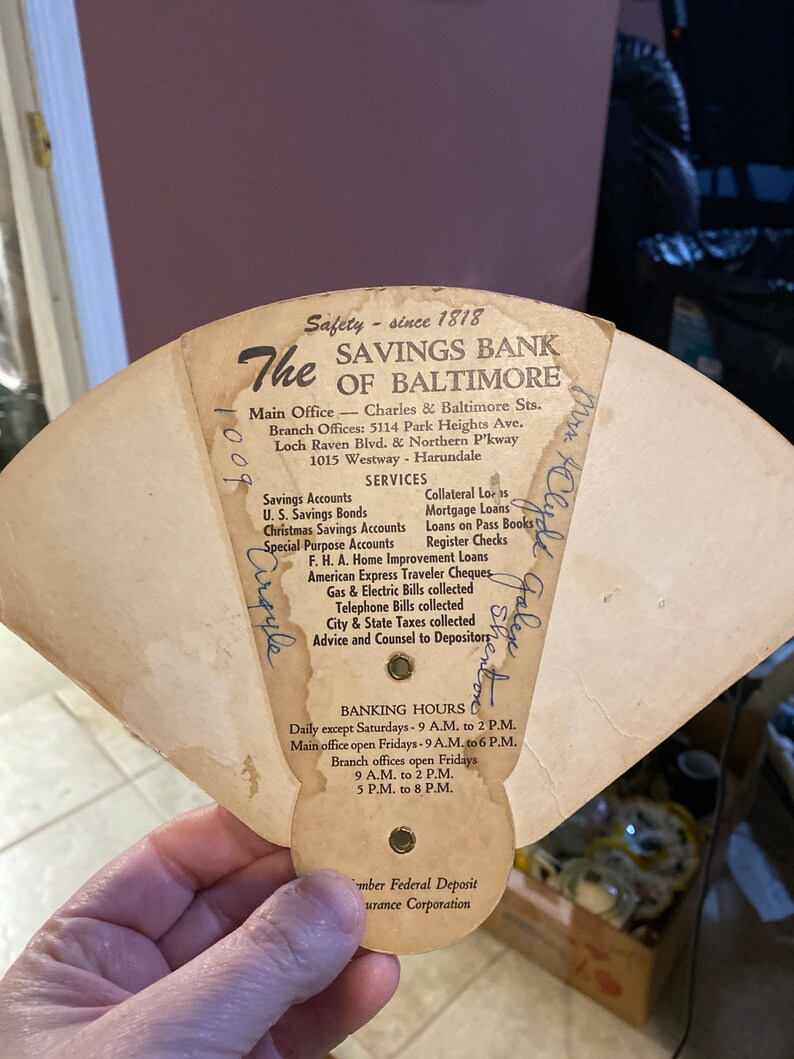 2 Vintage Paper Pull Out Fans - Etsy