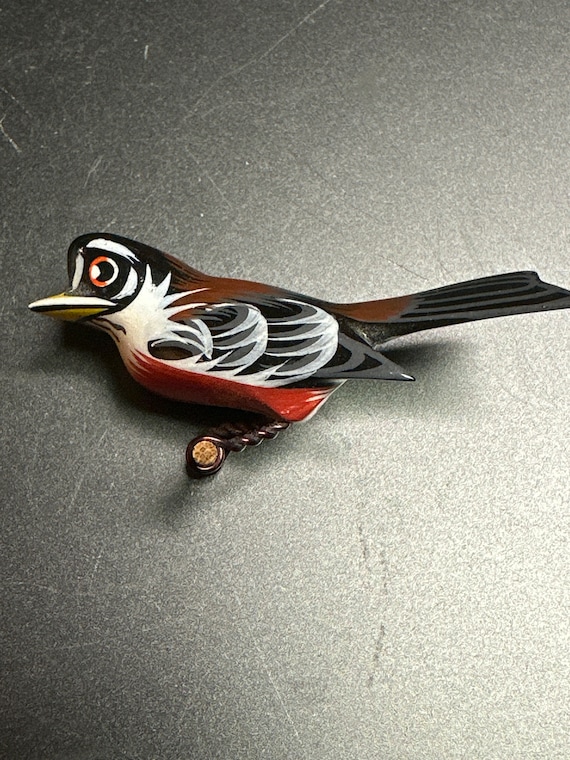 Takahashi style wood bird pin - Gem