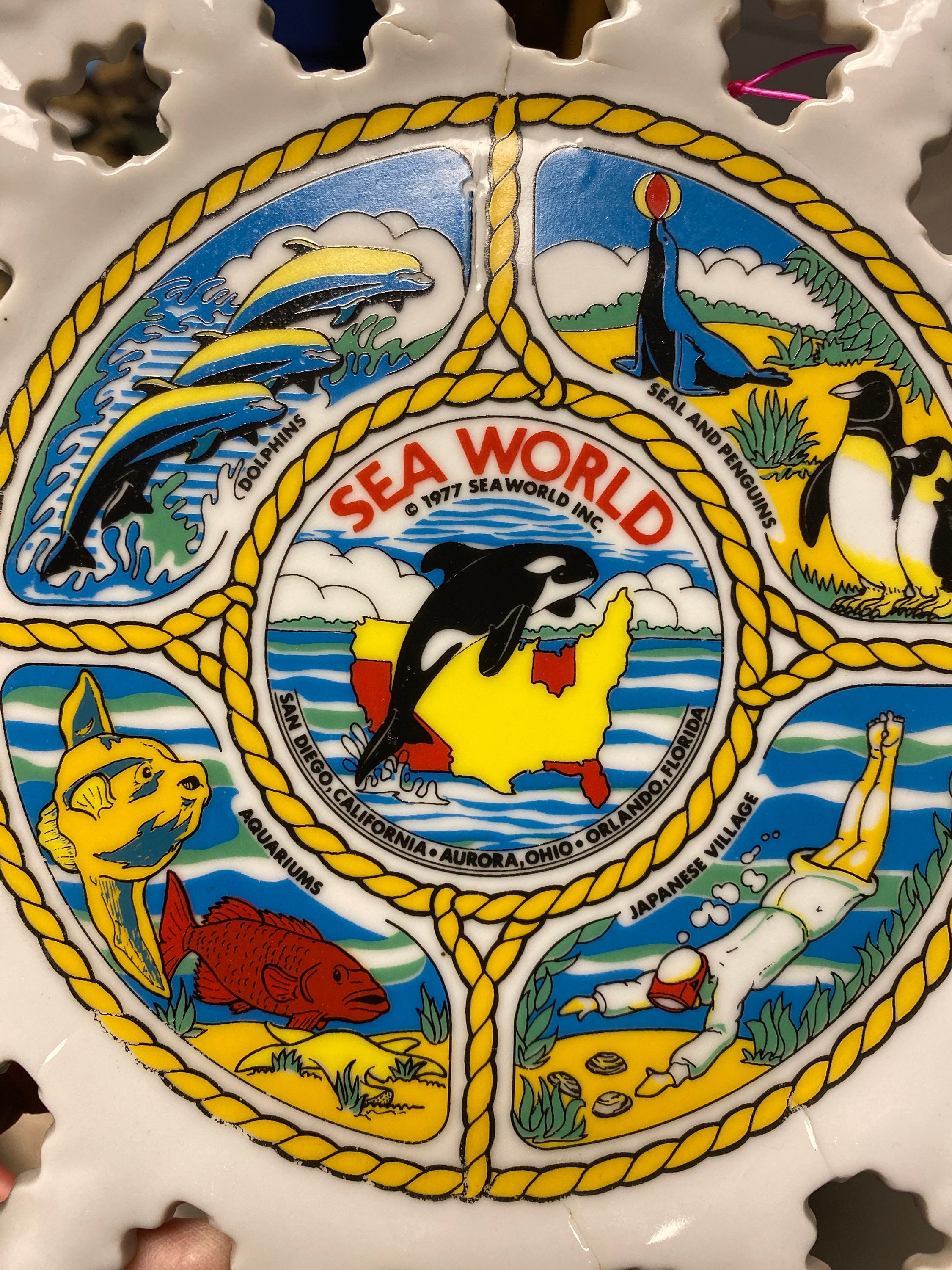 1977 Sea World Souvenir Plate - Etsy UK