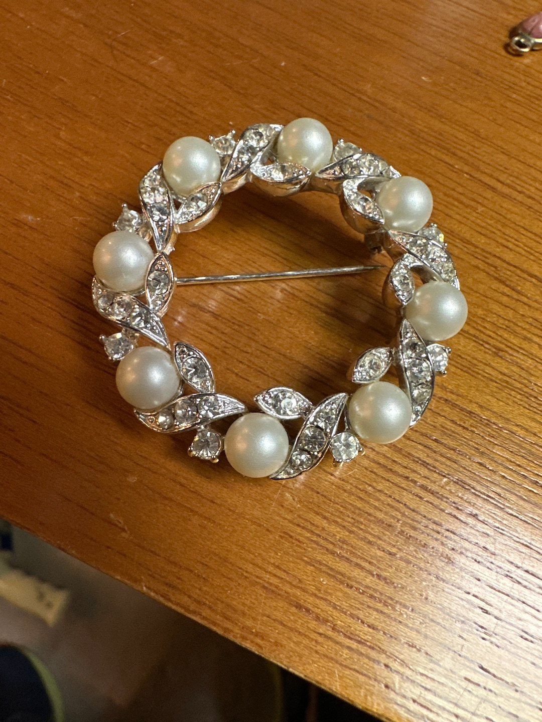 Lisner Costume Brooch - Etsy