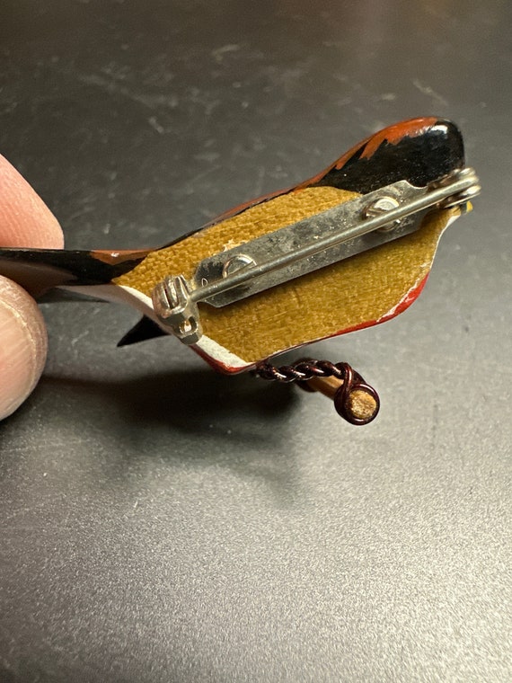 Takahashi style wood bird pin - Gem