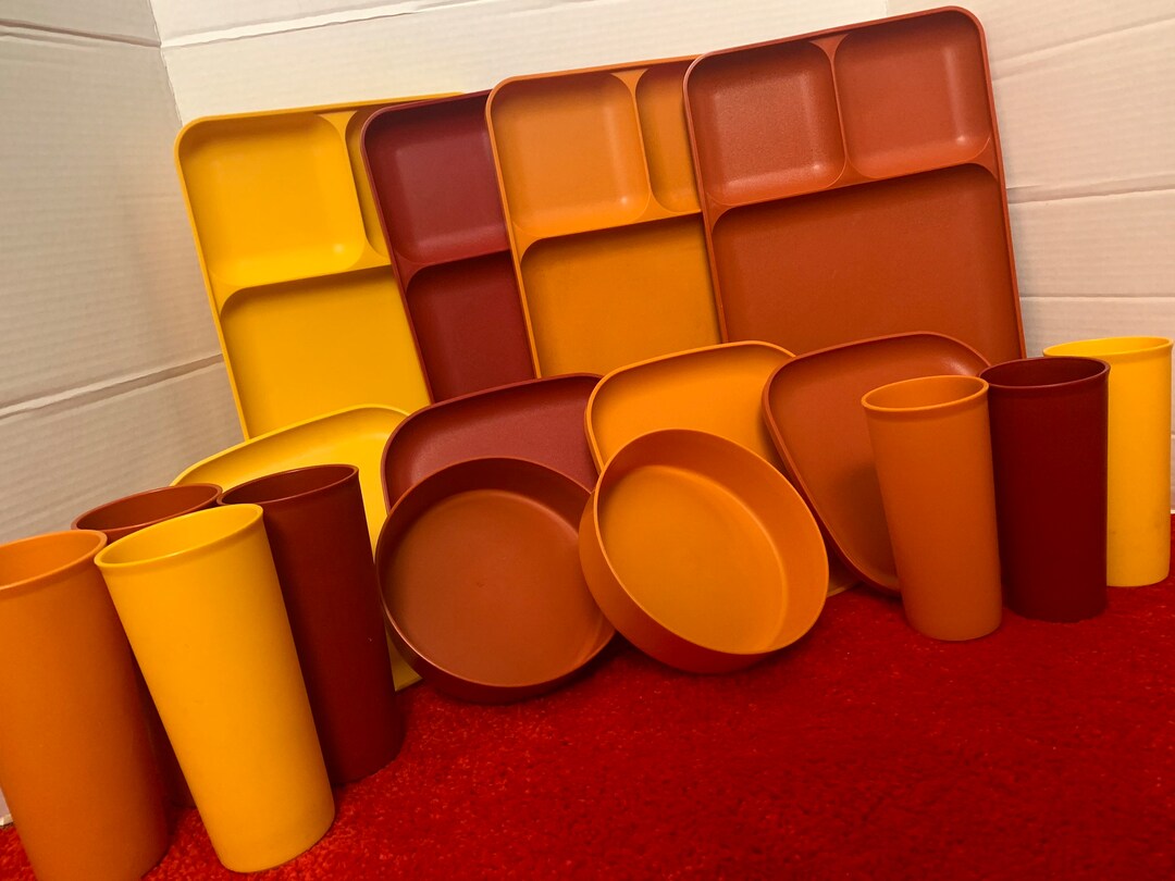 Vintage Tupperware Picnic Camping Set Tupperware TV Tray Divided Trays ...
