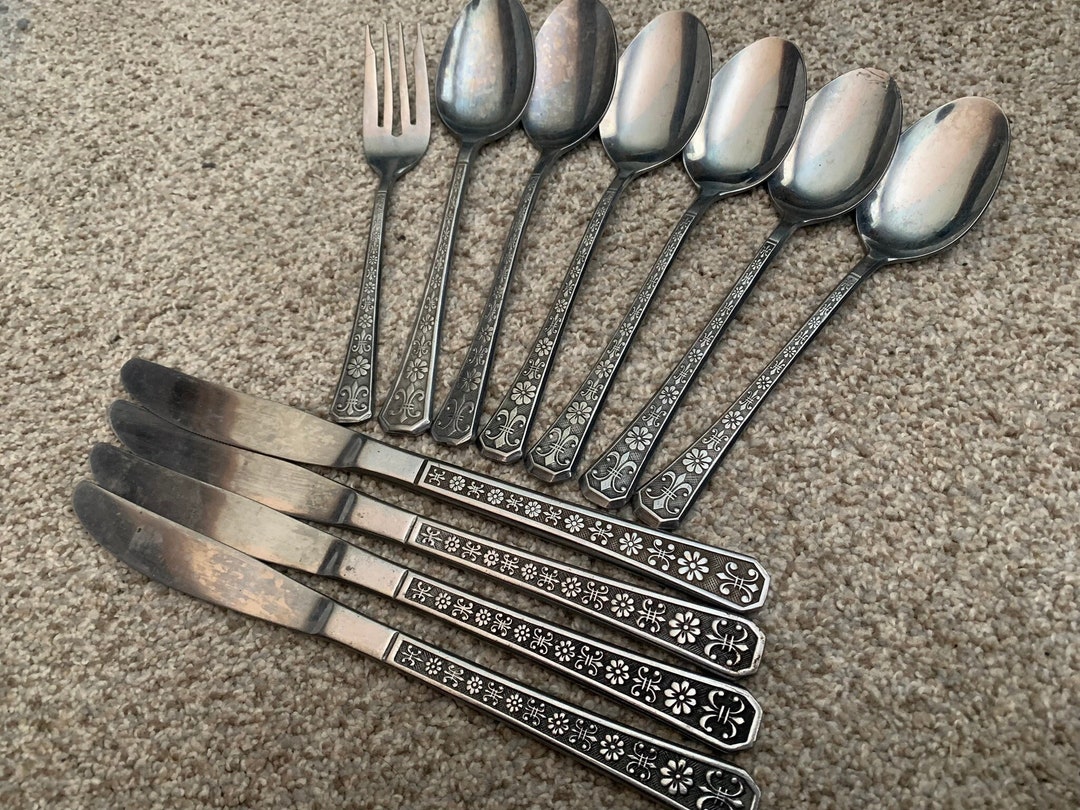 Vintage Interpur Florenz 8 Petal Stainless Flatware 11 Piece Vintage ...
