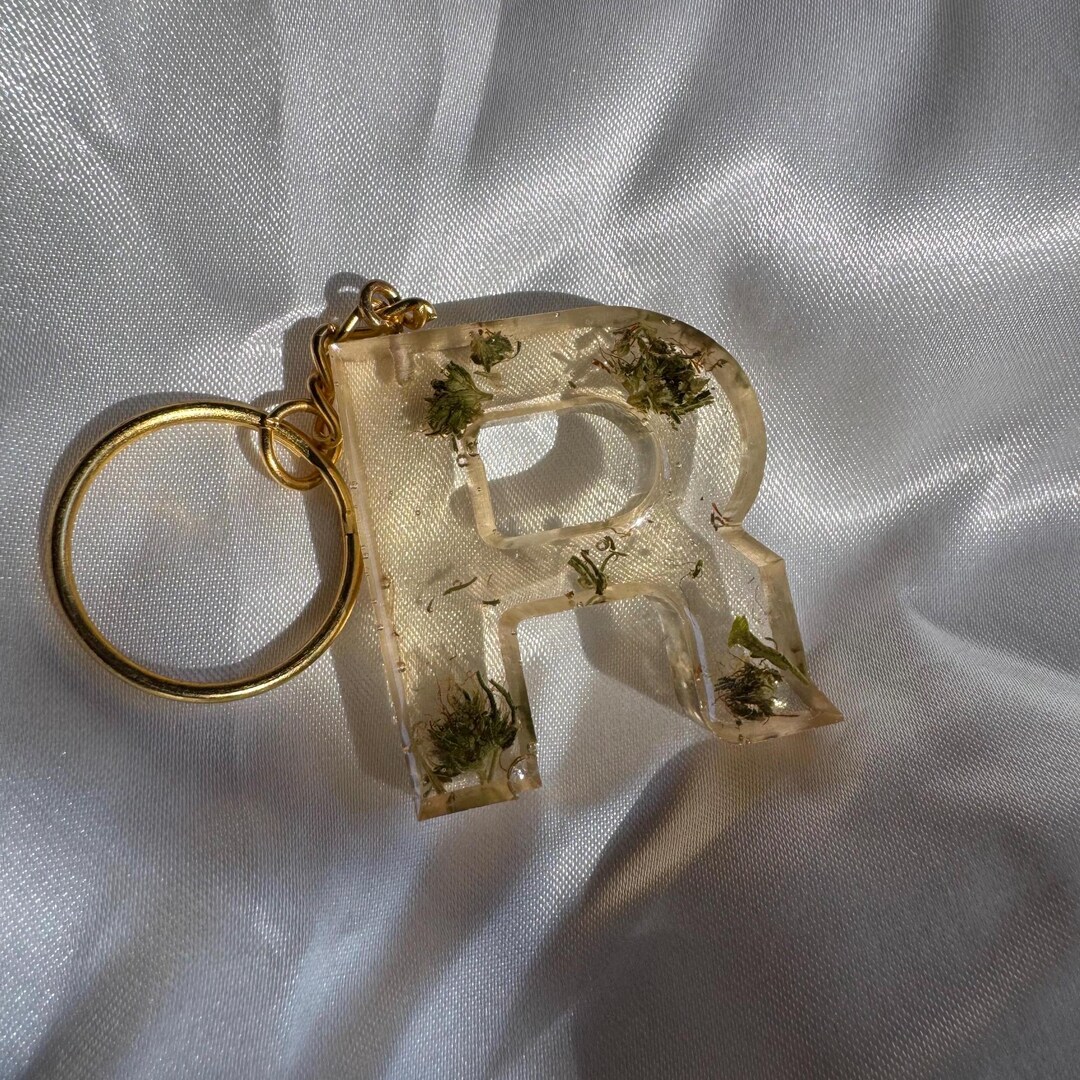 Letter R Keychains | Floral Keychain | Personalized Keychains | Gift ...