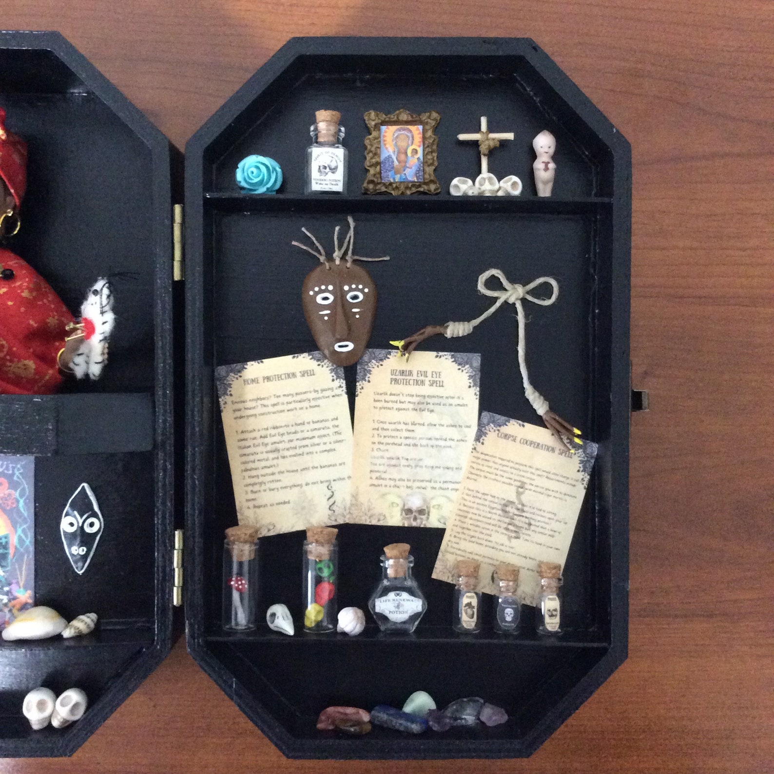 Voodoo Doll, Marie Laveau Voodoo Queen in Voodoo House Diorama With ...