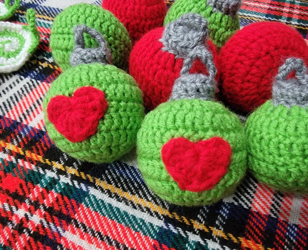 Grinch Heart Crocheted Ball Plush Ornament - Etsy