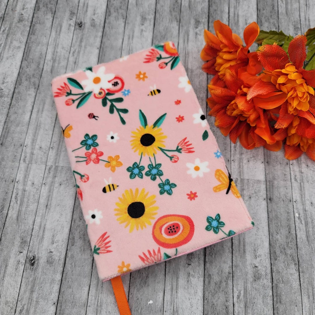 MEDIUM Adjustable Book Cover Book Sleeve Padded Book Cover - Etsy