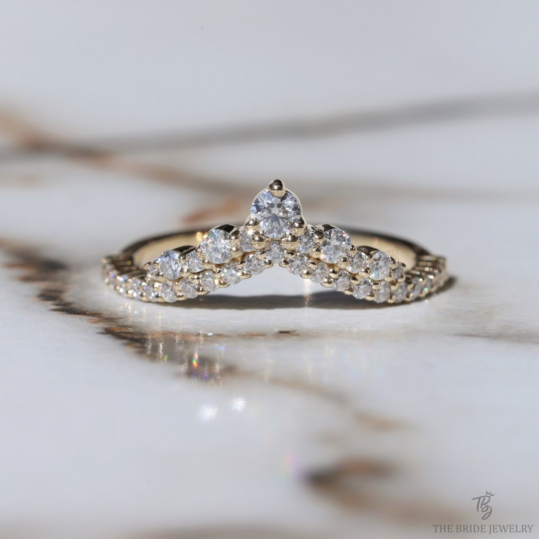 Vintage Chevron Band Moissanite Tiara Wedding Band V Shape Band Antique ...