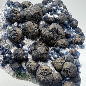 Stunning Blueberry Fluorite Specimen. Beautiful Shades of Blue ...