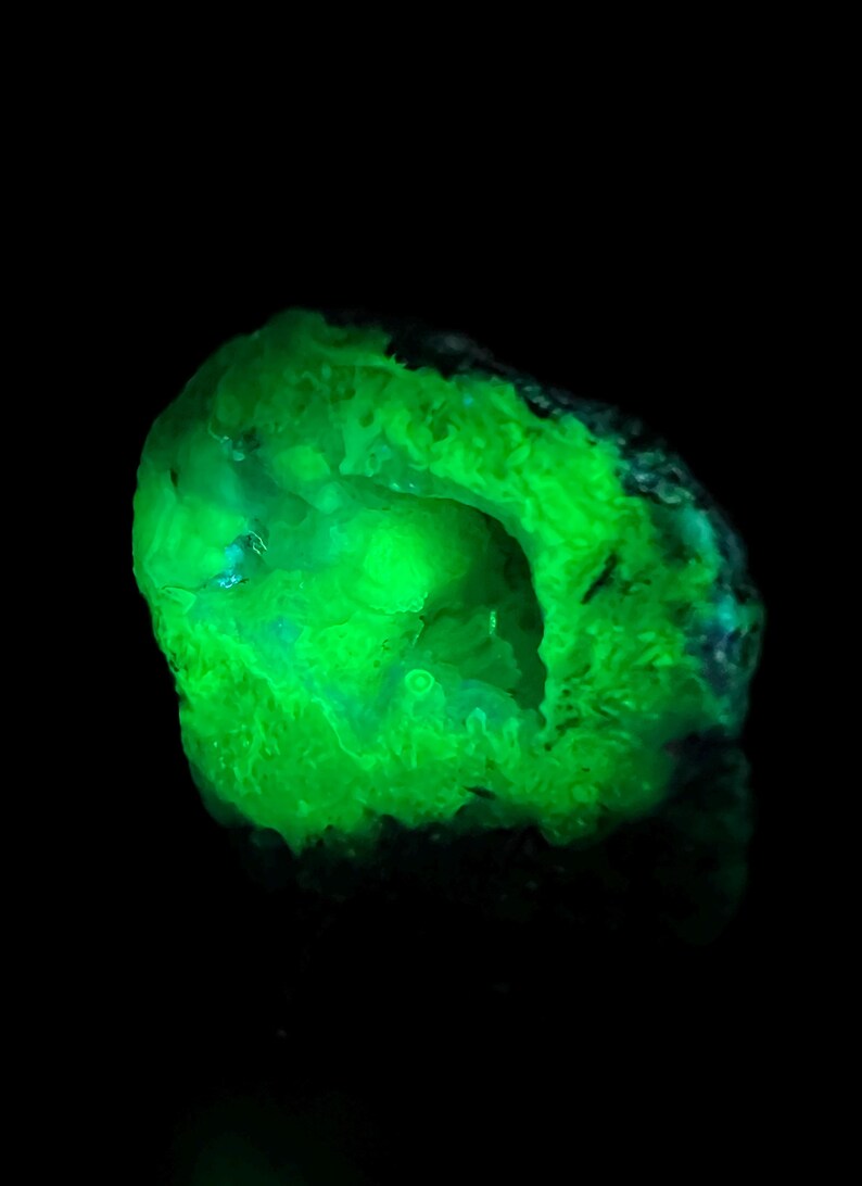 Trancas Geode Specimen: Druzy Crystal With UV Reaction - Etsy