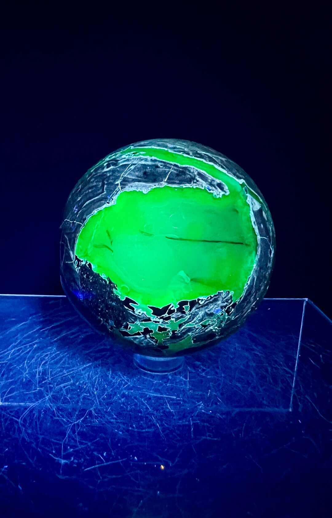 Very Unique Football Agate Sphere. Beautiful Bright Green UV Reaction ...