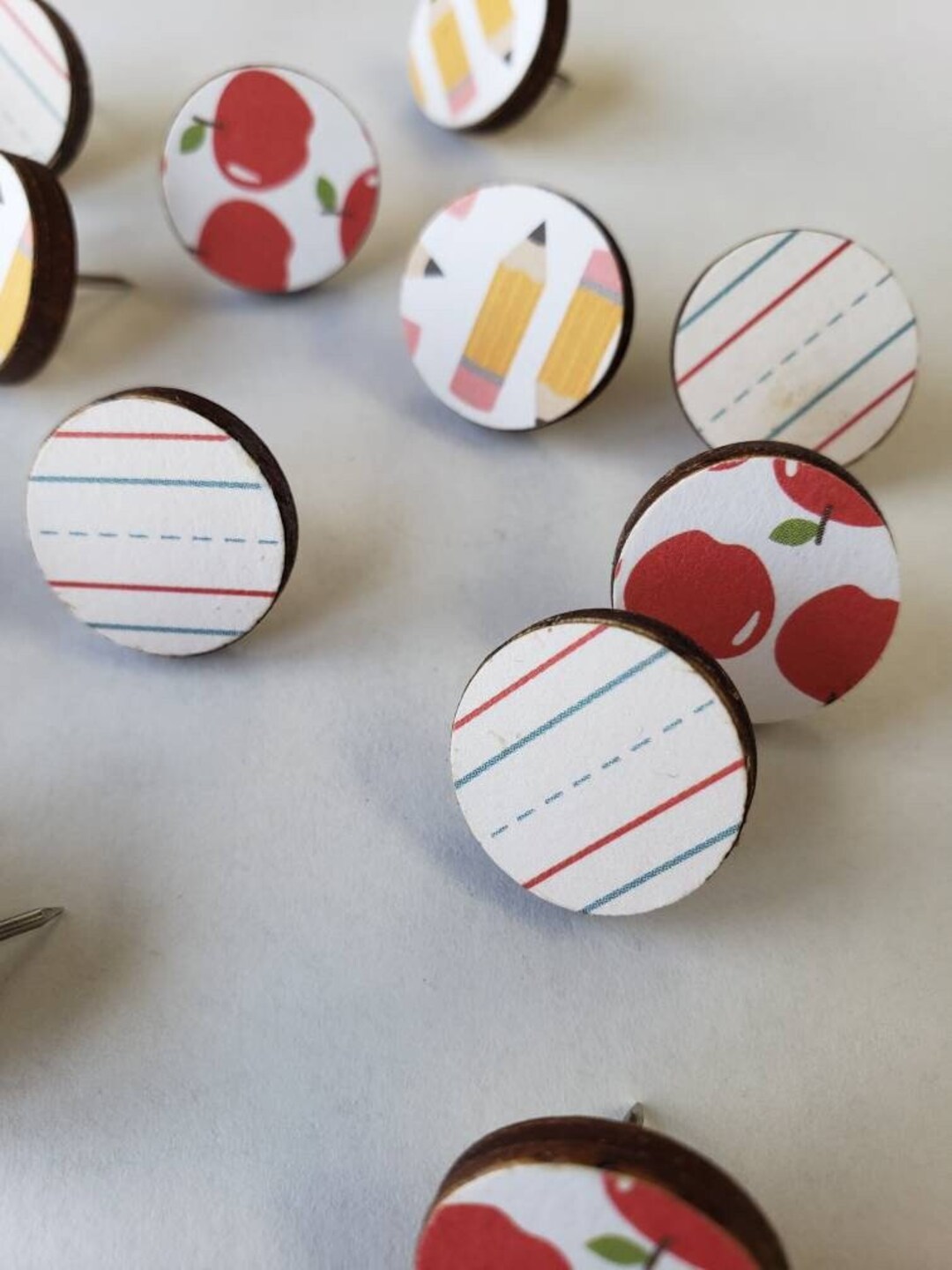 FUN-tacks Thumbtacks Back to School Decorative Thumb Tacks - Etsy Nederland