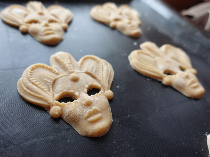 Hand Carved Venetian Mask Cookie Mold: Wooden Gingerbread Spekulatius ...