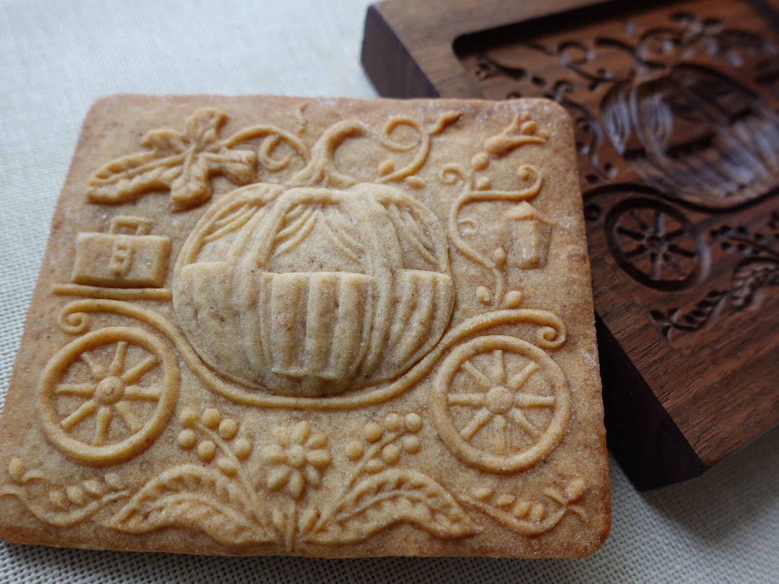 Hand Carved Wooden Gingerbread, Springerle Mold, Pumpkin Carriage ...