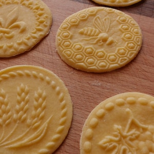 CORZETTI PASTA STAMP Set- 1 Base + 1 Stamp (choose 1 From 11 Varieties ...