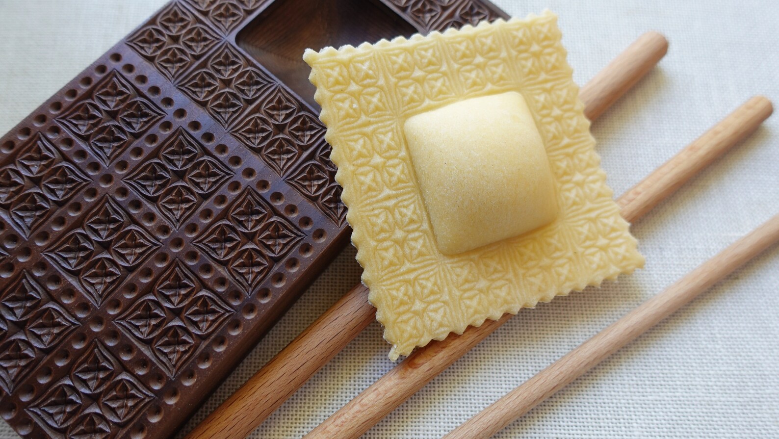 2-in-1 Ravioli, Garganelli Board, Wooden Pasta, Cookie Mold, - Etsy