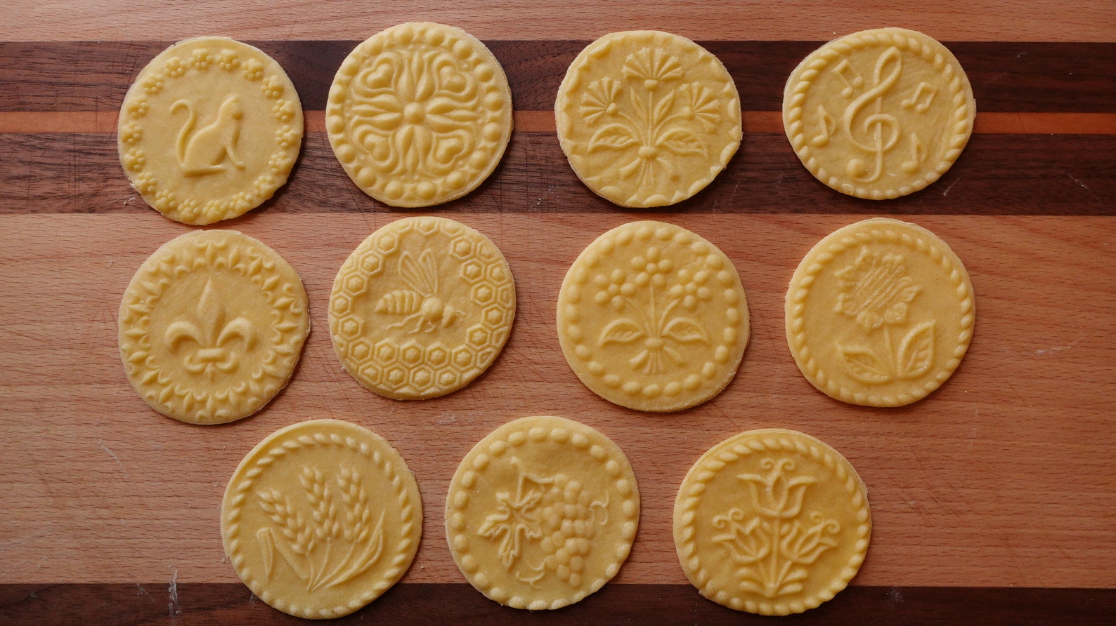 Corzetti Pasta Stamp Set – 1 Base+2 Stamps, - Etsy