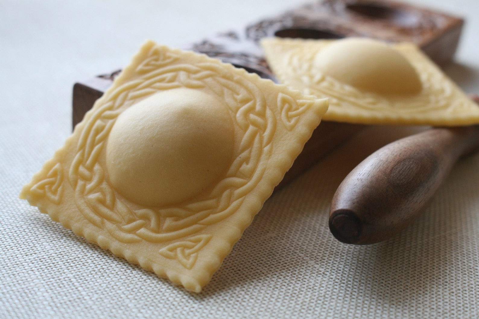 Celtic Ravioli Board, Fresh Pasta Mold, Wooden Board - Etsy