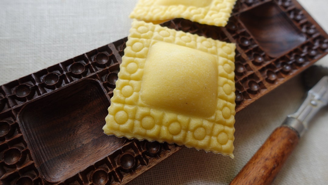 Wooden Ravioli Board: Fresh Pasta Mold - Pearls Pattern, - Etsy
