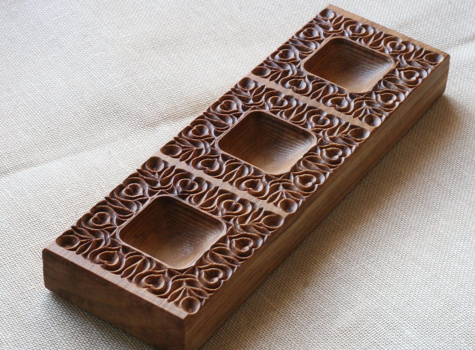 Tulip Ravioli Board: Wooden Pasta, Cookie Mold, - Etsy