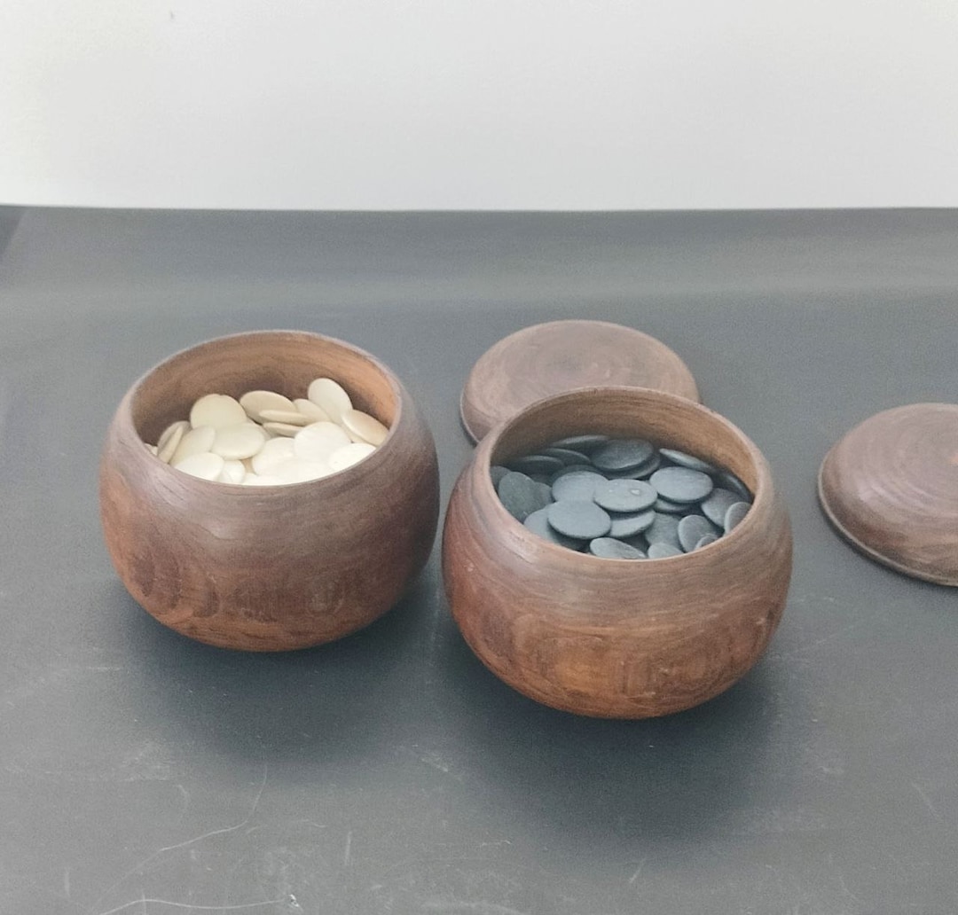 Genuine Vintage Japanese Clamshell & Slate Igo Go Stones - Etsy