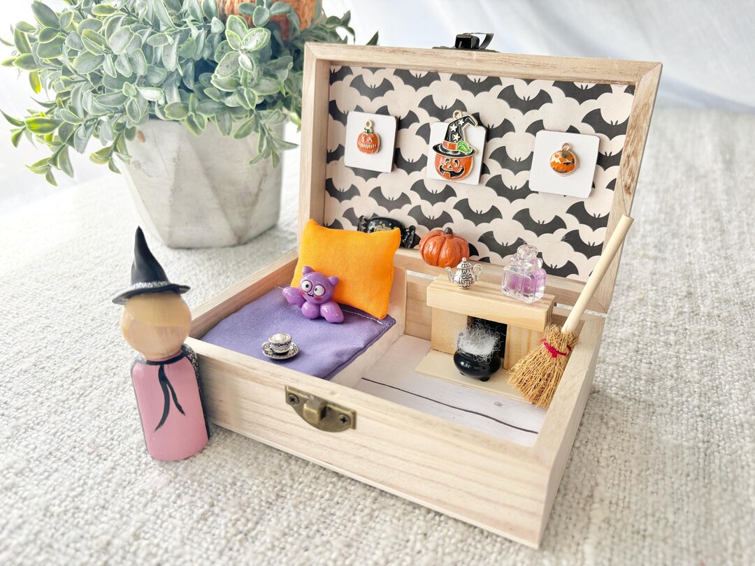 Halloween Peg Doll Witch House, Fold and Go Playset, Peg Doll Playkit ...