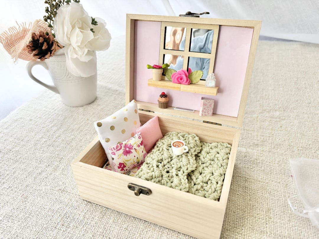 Mini Mouse House, 1:12 Scale House for Maileg Mouse, Travel Dollhouse ...