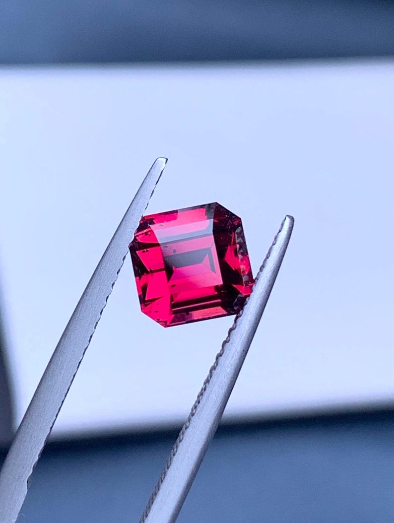 Natural Rhodolite Garnet in Fine Cut Semiprecious Gemstone in Octagon ...