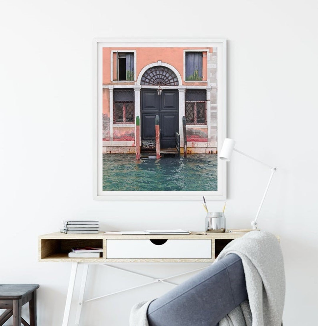 Pink Venice Style House on the Grand Canal of Venice, Italy. Venice ...