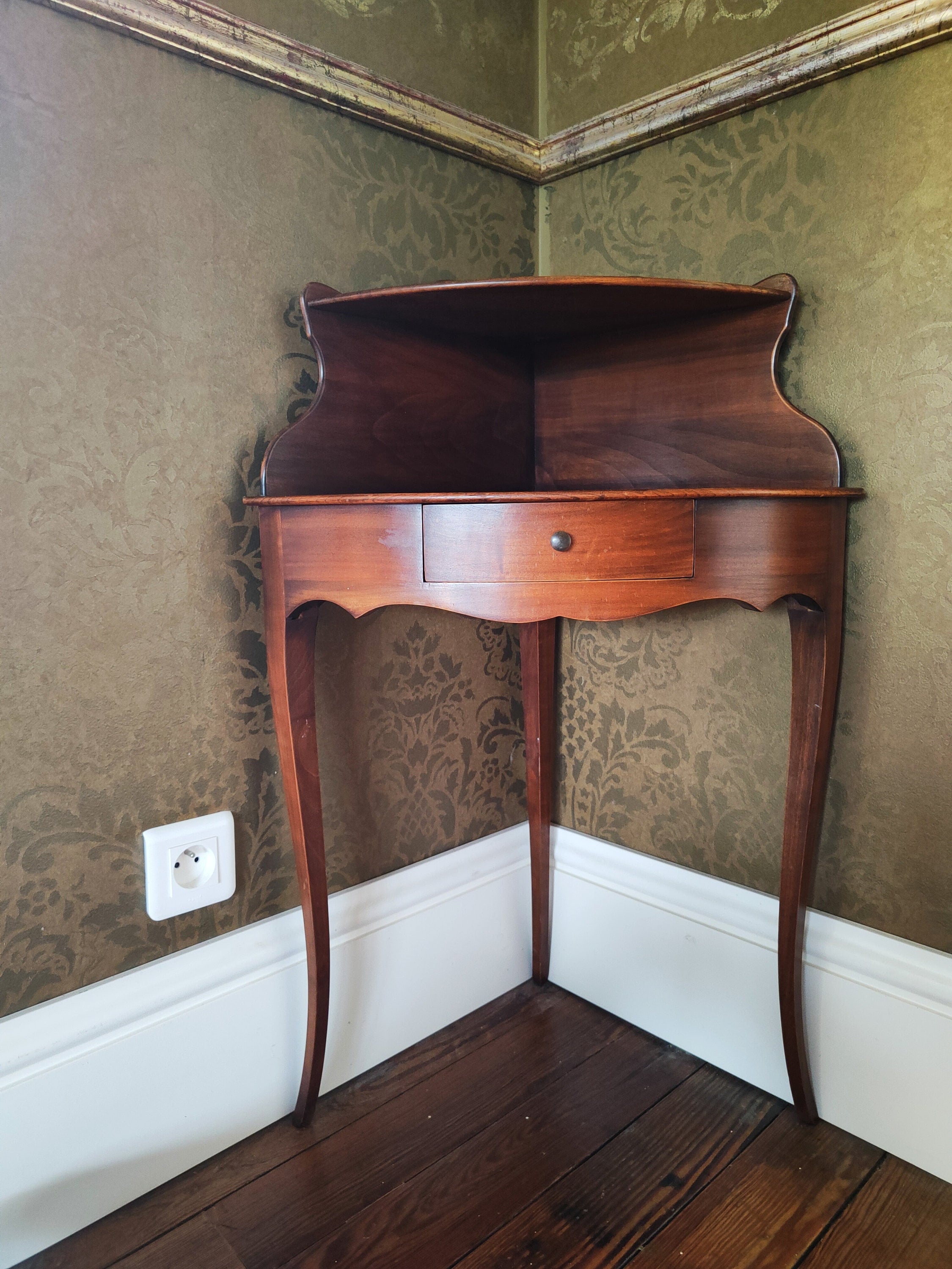 Vintage Corner Table at Martha Cannon blog