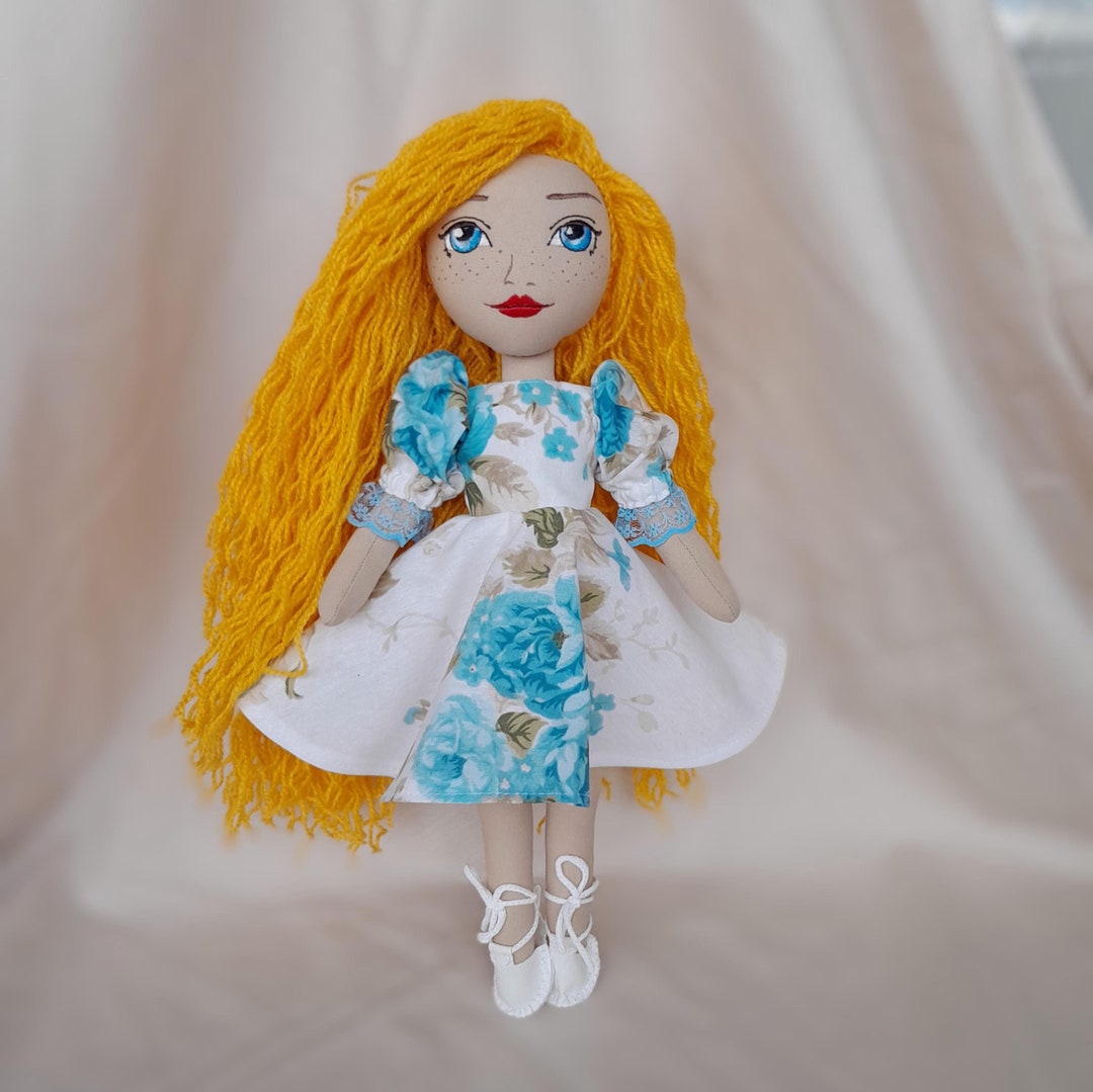 Muñeca de trapo hecha a mano, 14 pulgadas, vestido floral azul - Etsy México