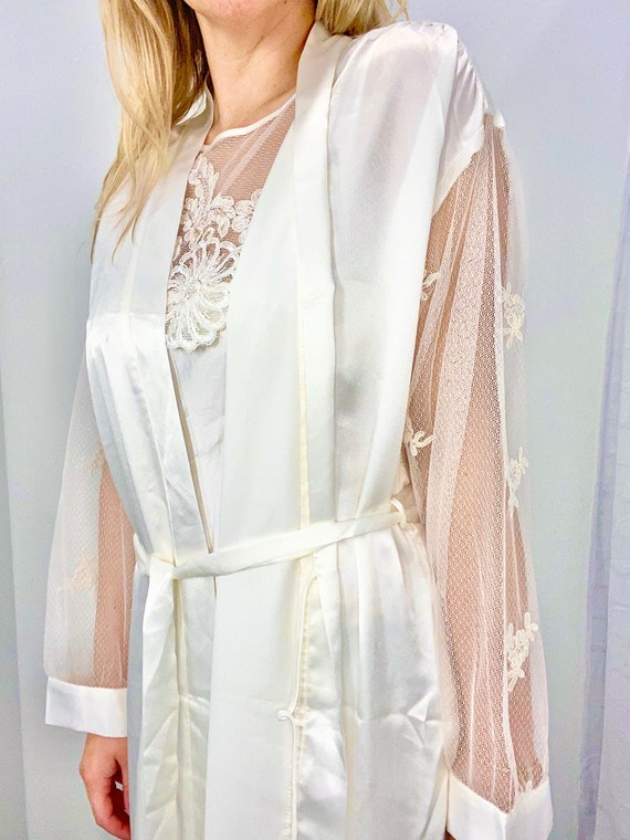 vintage bridal robe and - Gem