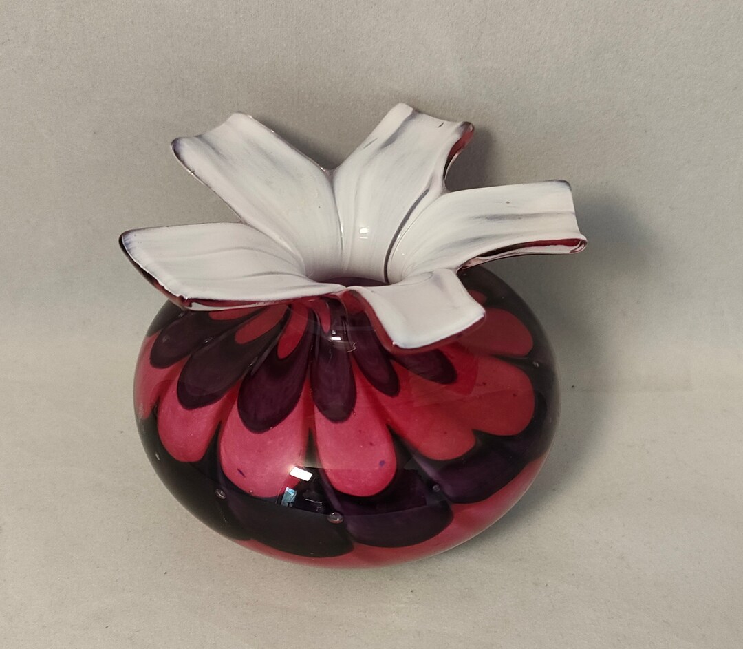 Vintage Collectable Unusual Mtarfa Glass Posy Vase - Etsy