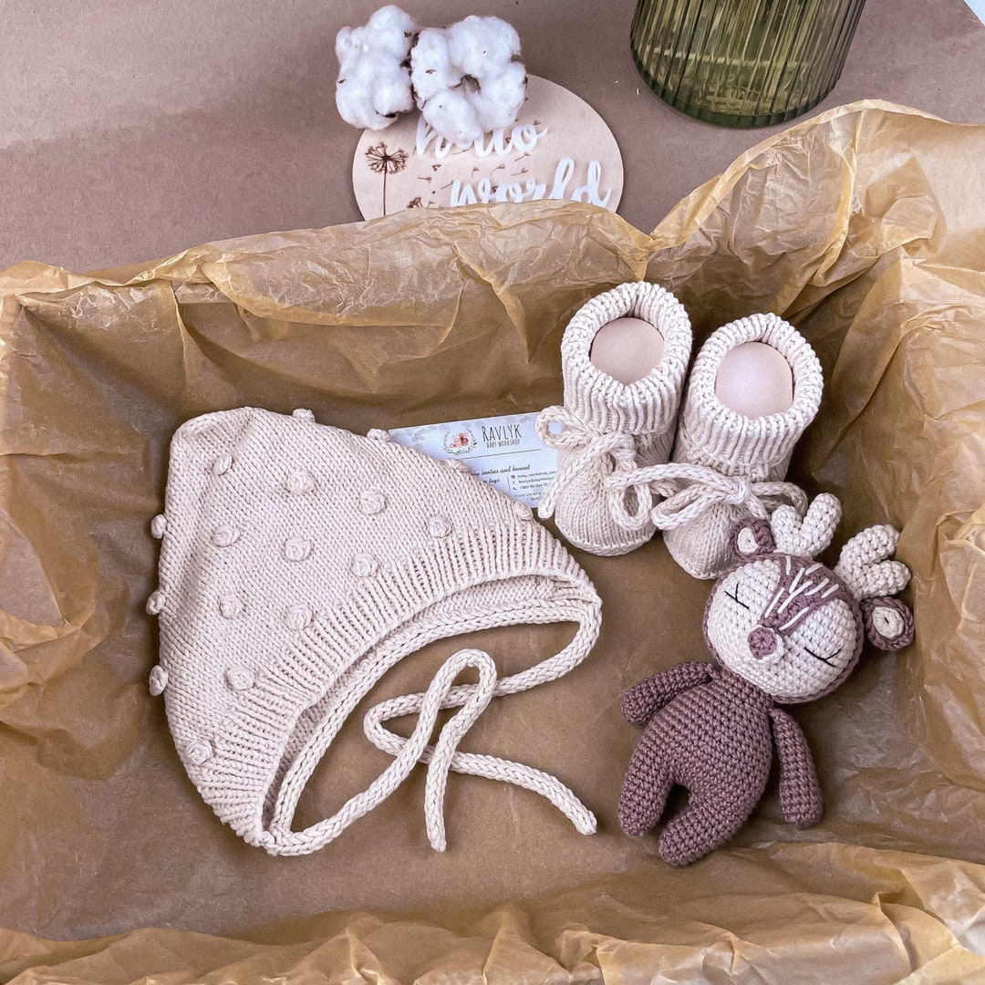 Neutral Deer Baby Gift Box for Pregnant Sister, Deer Rattle, Deer Baby ...