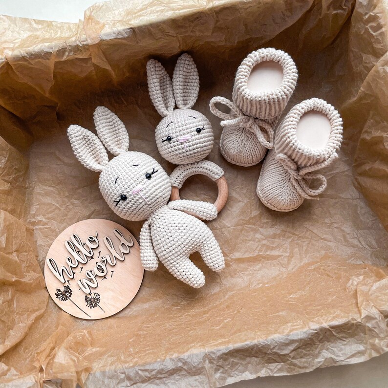 Neutral Bunny Baby Gift Box for Pregnant Sister Pregnancy - Etsy