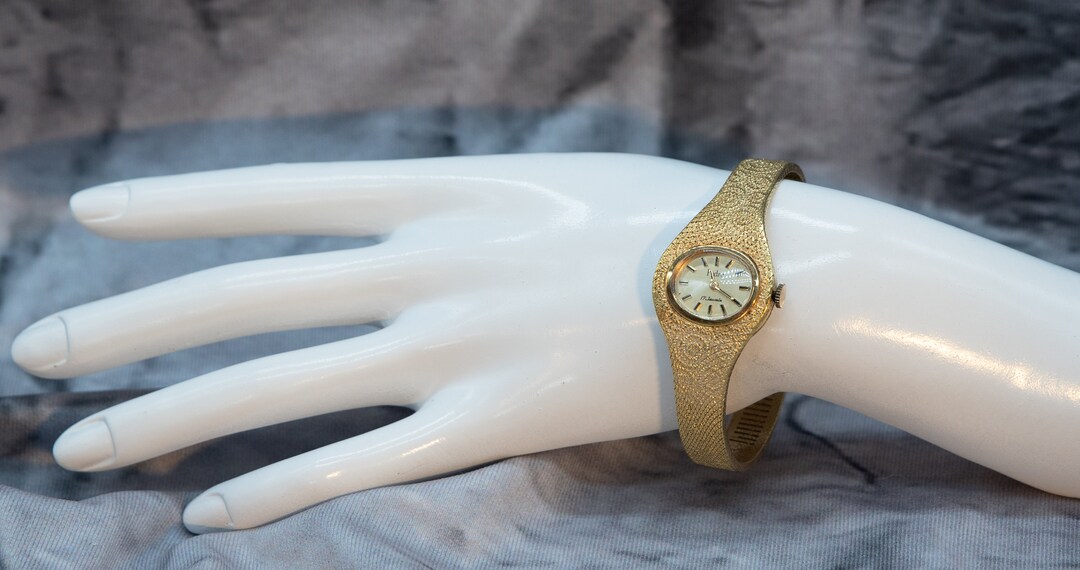 Vintage Pedre Gold Tone 17 Jewel Watch - Etsy