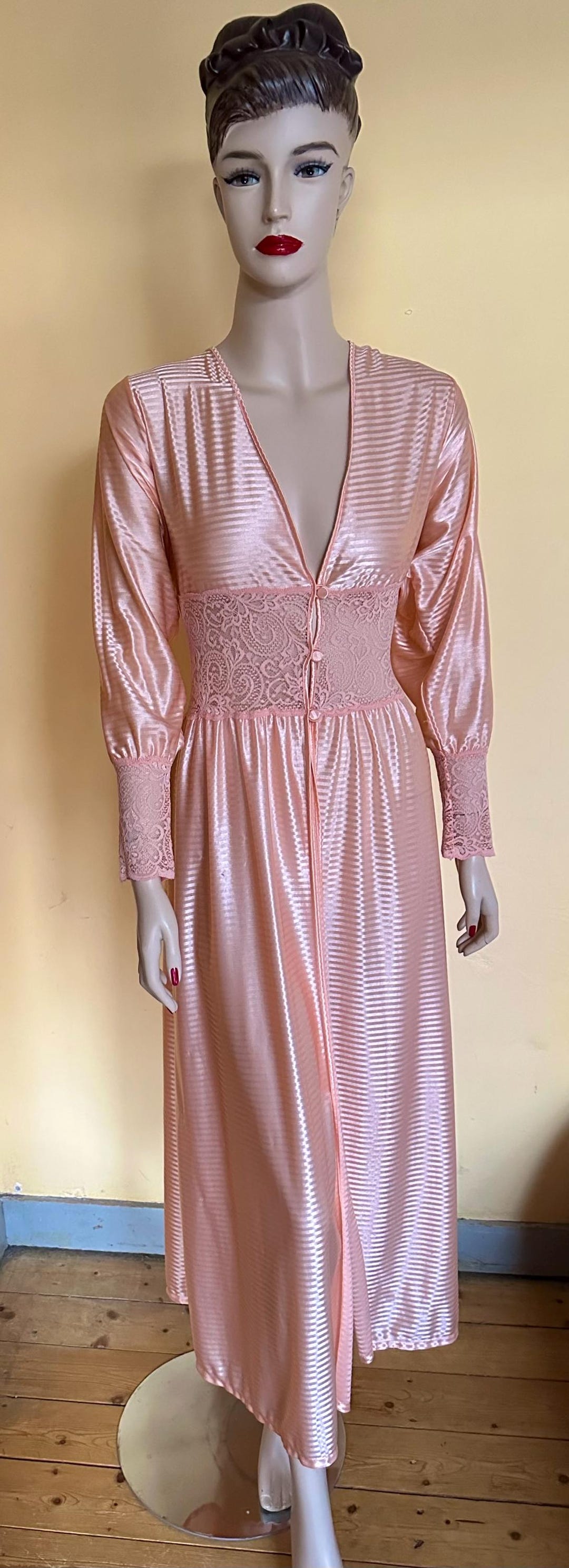 1970s Dressing Gown, Boudoir House Coat - Etsy